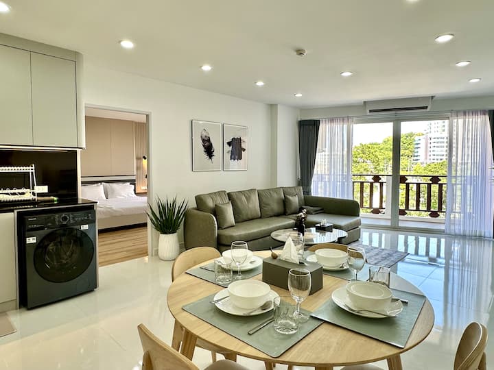 Large & Bright 65" Smart Tv, Balconies, New Design - Thailand