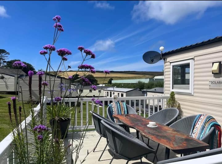 Looking For A Stylish And Cosy Retreat? - 뉴키