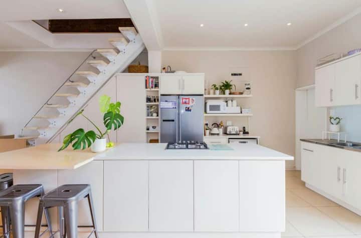 Charming Heritage Cottage | Walk To Promenade - Cape Town