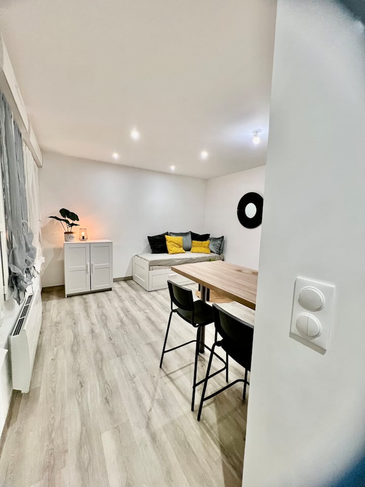 Refuge Urbain-f1 Havre De Paix Au Cœur De La Ville - Saran