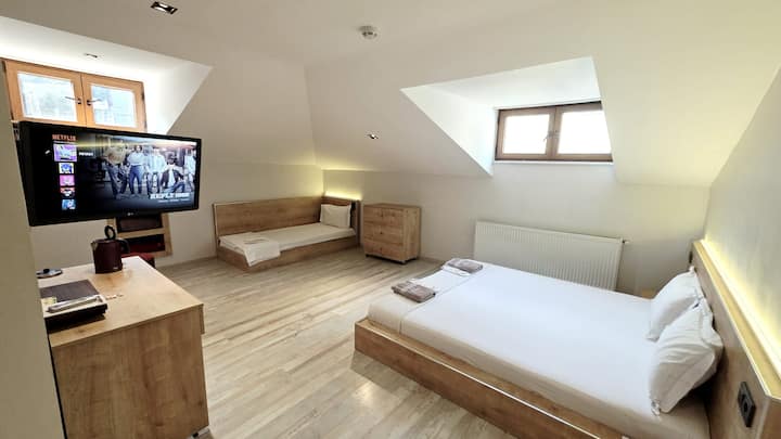 No5-triple - İstanbul