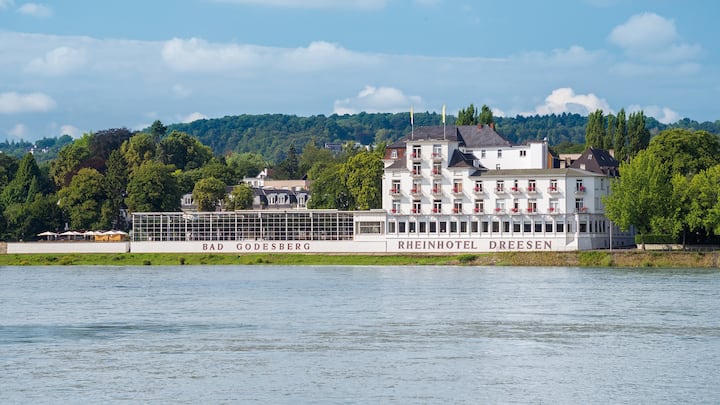 Das Weiße Haus Direkt Am Rhein Gelegen - Bonn
