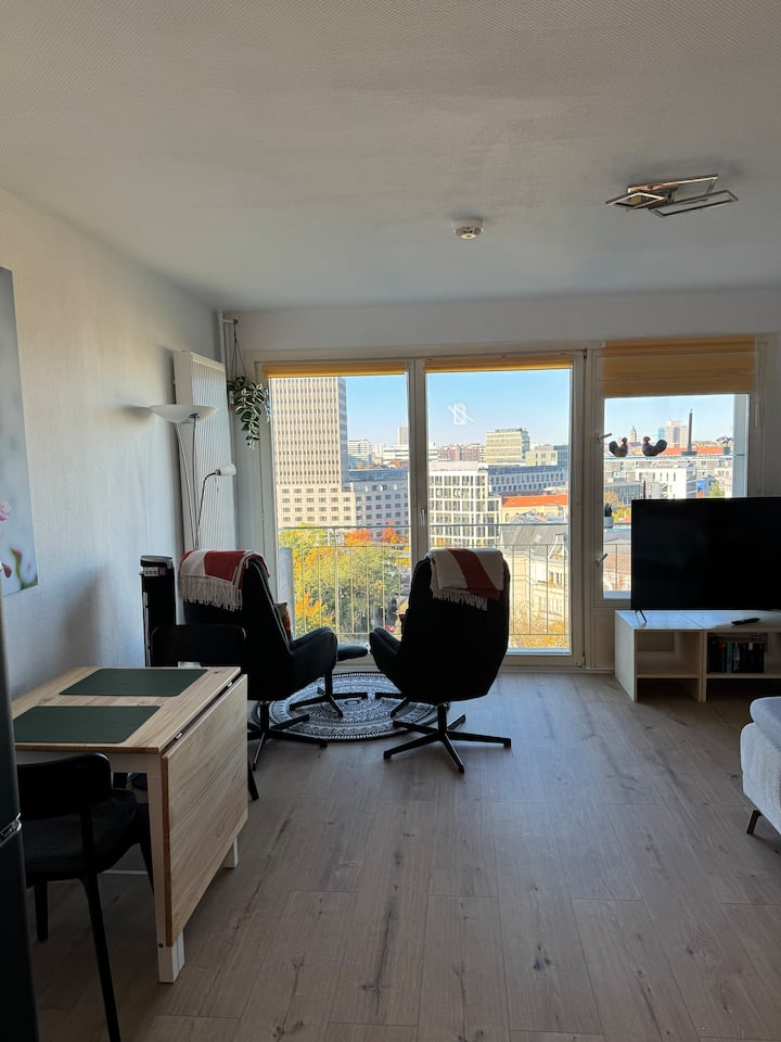 Helles Studio Mit Balkon & Skylineblick - Berlim