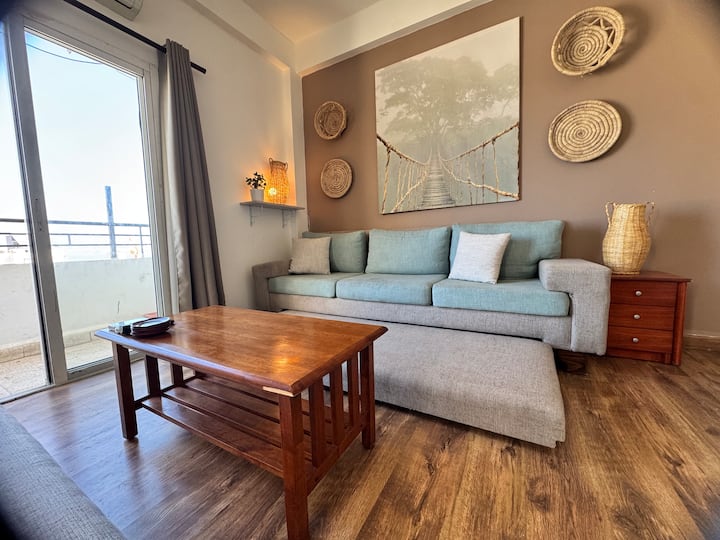 Cozy Artistic Gem W/ Stunning Sea & City Views - Beirut