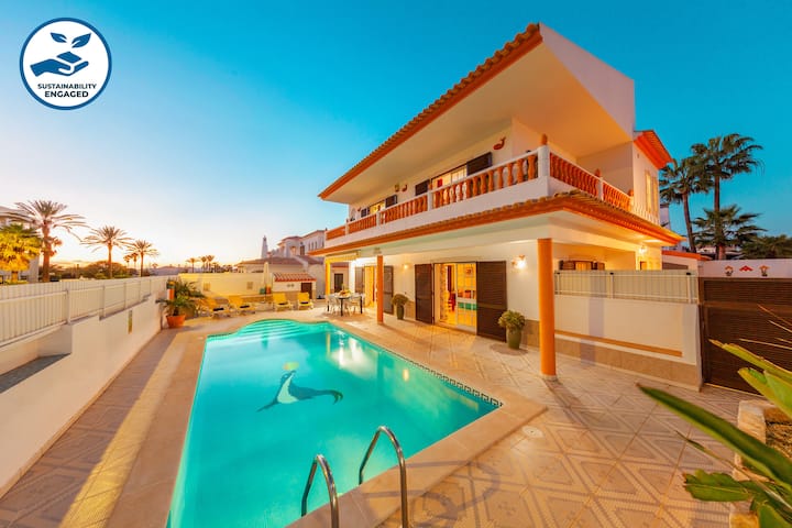 Elegant Villa With Pool In Galé - Guia