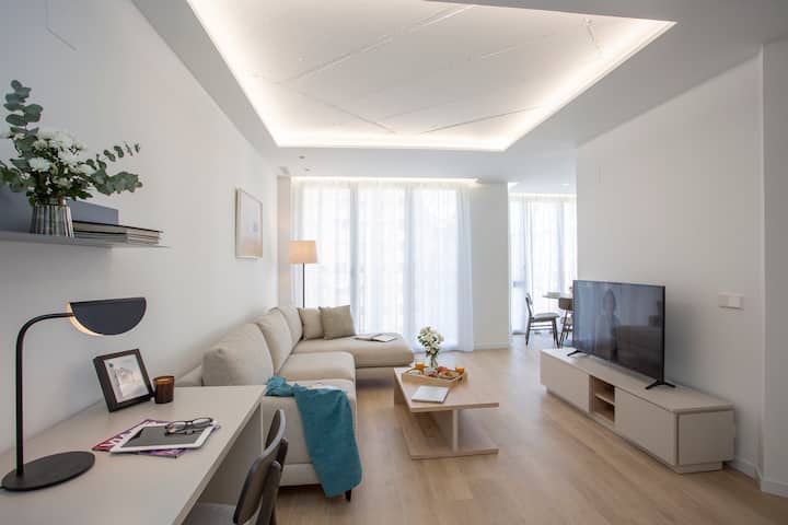 Jll08 - Large 2 Bedroom Apartment In Valencia - Valencia