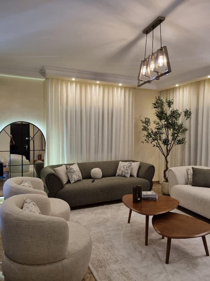 Luxury 2 Bedroom Apartment In 4th Circle Area! - Amman