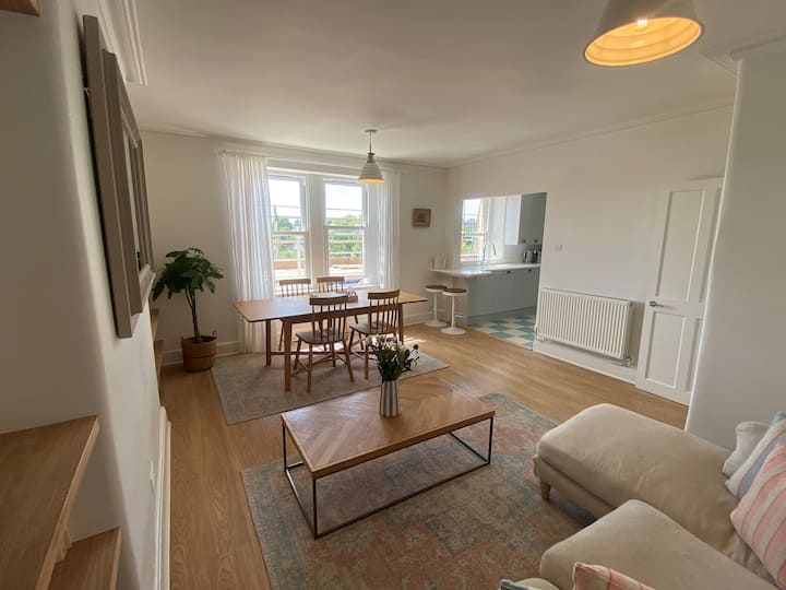 Whately Suite ~ Luxury 2 Bedroom Apartment Clifton - Bristol