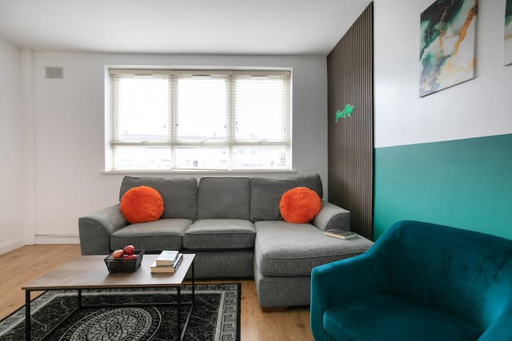 Book Weekly | Save 20% | Wifi | Parking | Sleeps 8 - Leicester