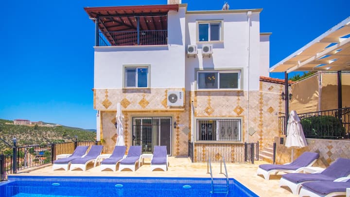 Kalkan'da Manzaralı Büyük Aile Villası - Tu10073 - Kalkan