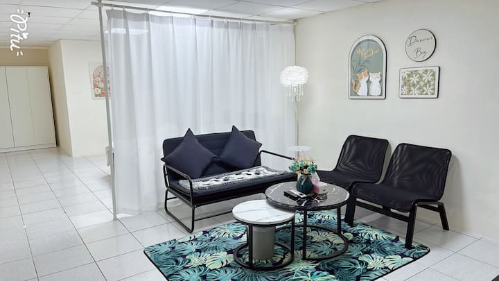 A8 電梯觀景房 全新裝潢 可住4-6人 雙人床*2 沙發床*1 可另租車位 第五人起另收300 - 中壢區