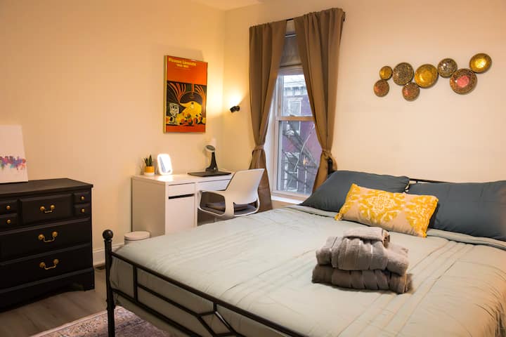 Spacious 2br/1ba Near Stadiums, Passyunk & Genos - Philadelphia