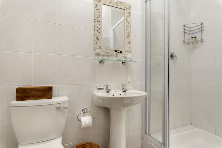 Gable Manor Superior Room 7 - フランシュホーク