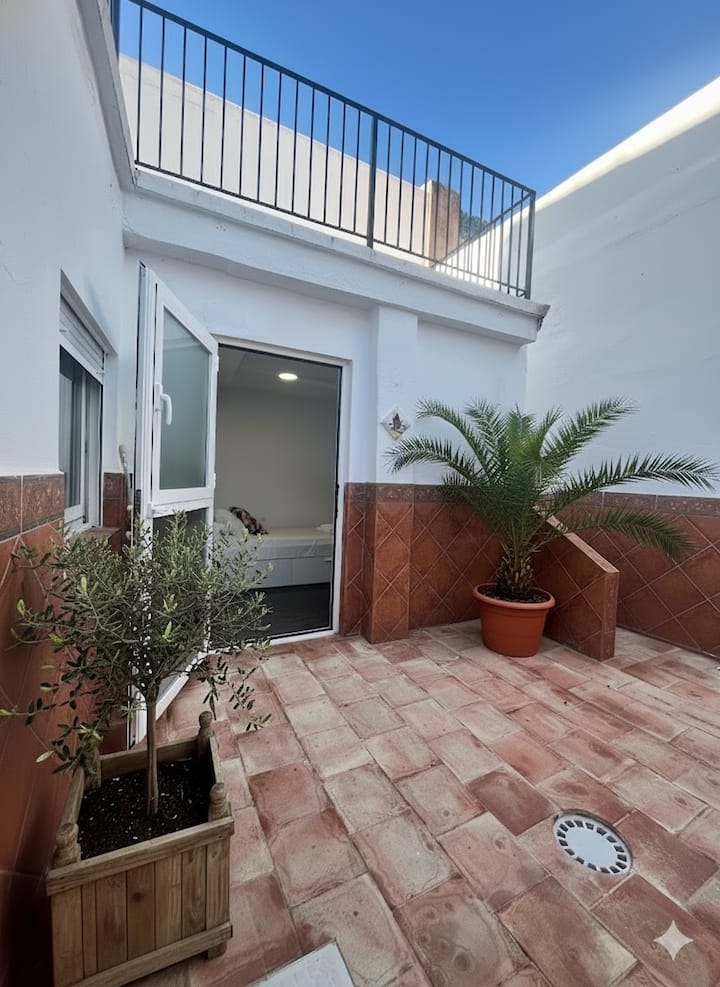 Terraza 120 M² Y Paellero - Metro & Aeropuerto - Manises