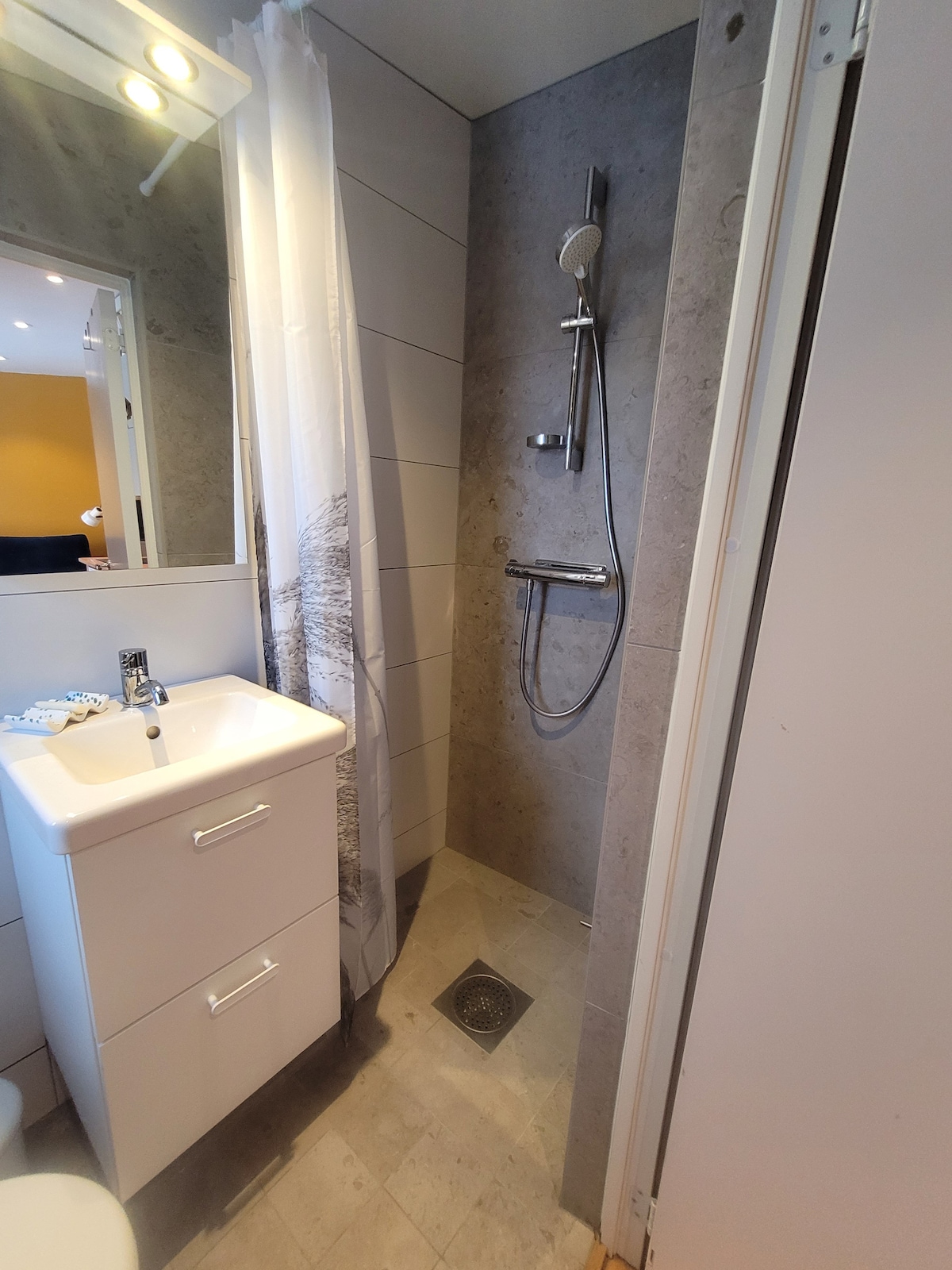 Au cœur de la ville de Visby - frais et confortable - Guest house à ...