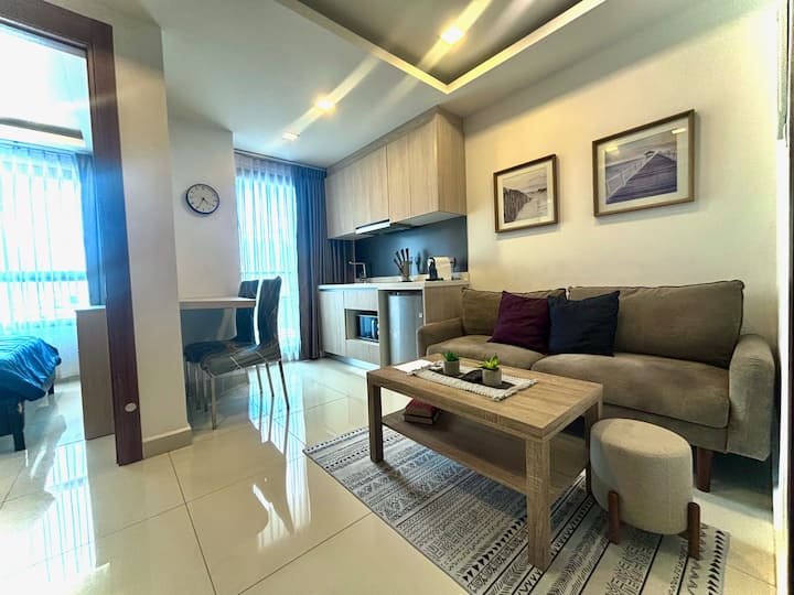 Arcadia Beach Resort 1 Bedroom City View - Pattaya