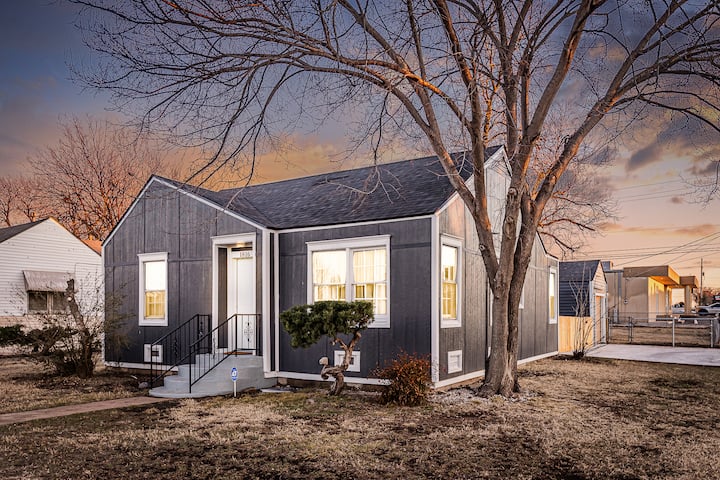 Modern Luxe Retreat | Clean Lines & Cozy Comfort - Lawton, OK