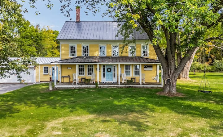 Springtime "Feels Like Home" Farmhouse Retreat. - Maine