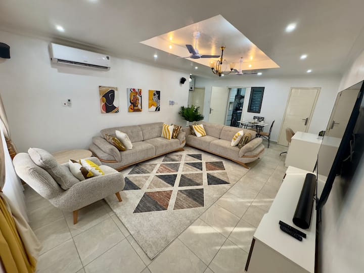 2 Bedrooms, Airport, Backup Power, Unlimited Wifi - 迦納