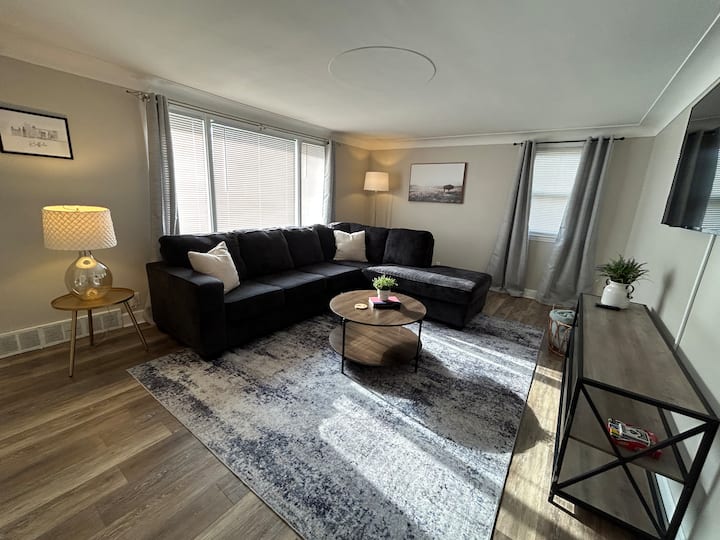Cozy South Buffalo One Bedroom With Office - 버펄로