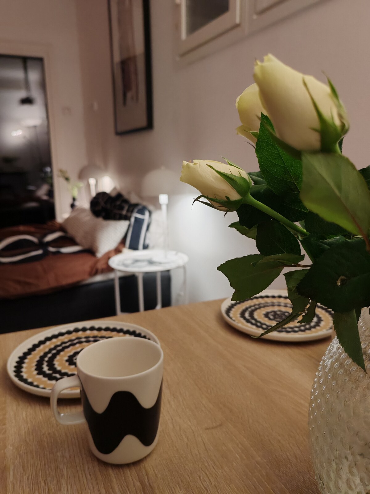 Studio paisible au bord de la rivière près du centre et du Père Noël ...