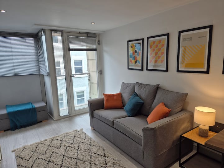 York Centre, Balcony - Lift, Family Or Groups, Cot - York