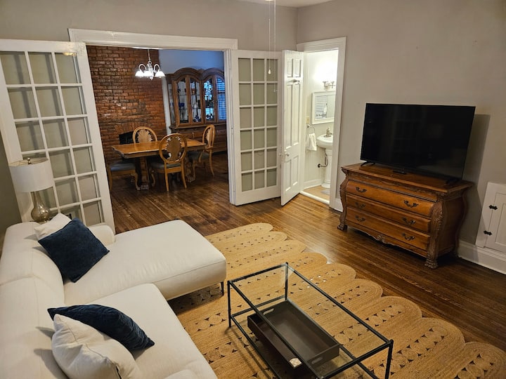 Charming Appt; Mansion Row Minutes From Louisville - New Albany, IN