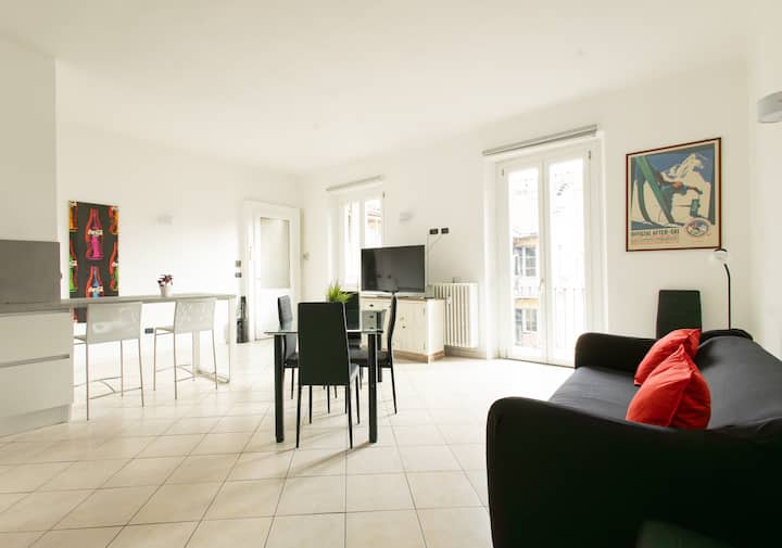 Casa Rebecca | Elegante Trilocale Porta Susa - Turin