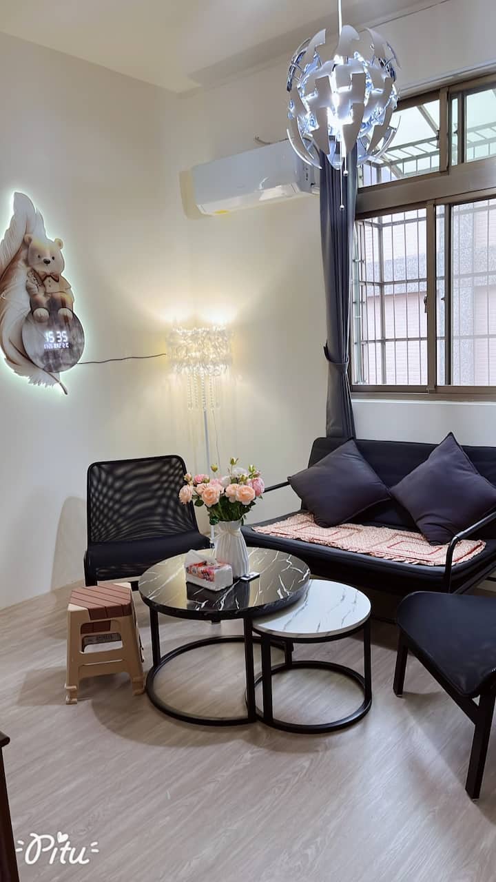 無電梯，5f，河邊觀景房，獨立完整公寓，全新裝潢，可住最多6人，第五人起，每人每天加收300台幣 - 觀音區