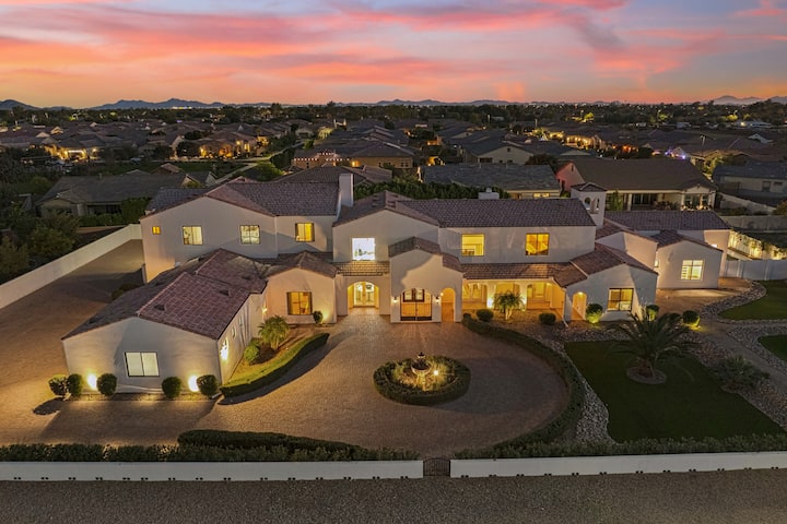 Lux 20 Guest + Wedding Venue W/ Pickle, Pool, More - Chandler, AZ