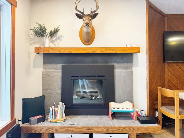 Okemo Clock Tower Ski-in/ski-out/queen & Bunk - Ludlow, VT