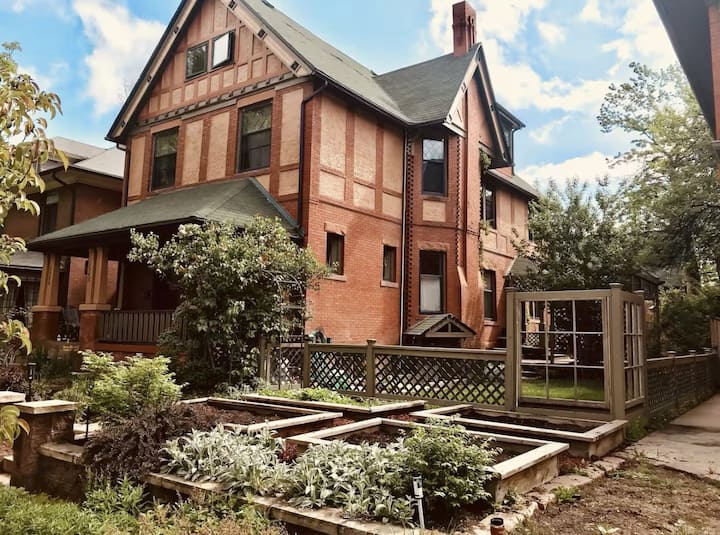 Garden Level Apartment In Historic South City Park - Denver