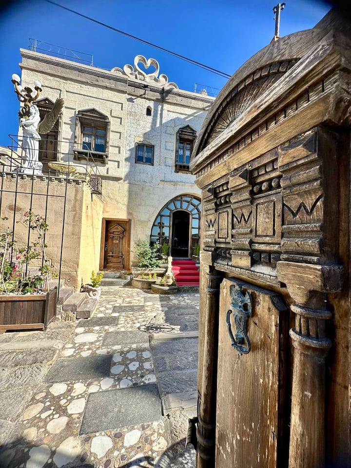 4 Odalı Tarihi ŞAto - Kahvaltı Ve Hizmetli Dahil - Cappadocia