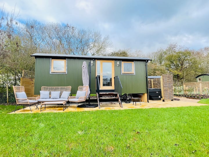 Harvey's Hut - Lutterworth