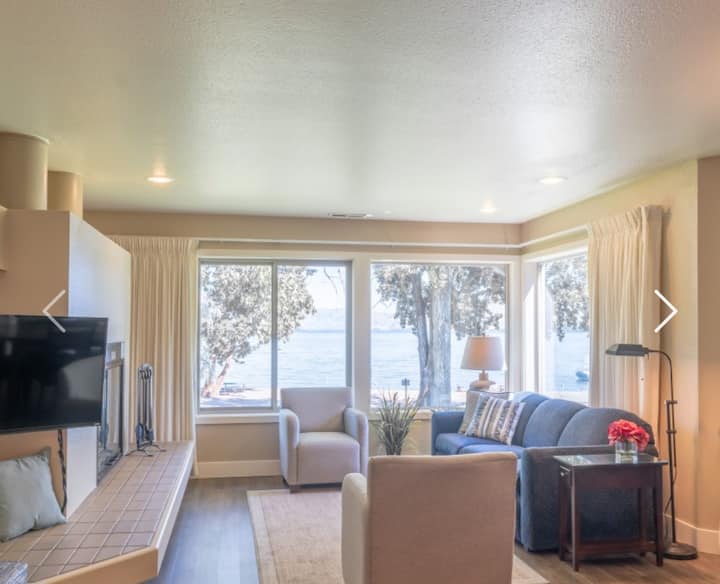Beautiful Beach Condo, Wapato Point On Lake Chelan - Manson, WA