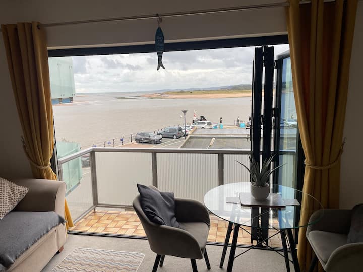 Estuary View
1 Bedroom Apartment - Stunning Views - Exmouth