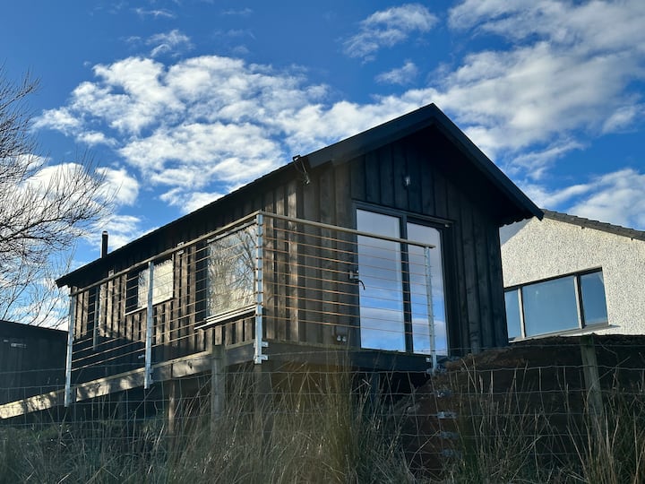 Dun Beag Bothy 
Cosy Self-catering - Skye