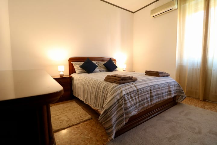 Family Flat With Parking Place - Verona