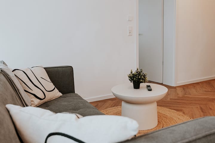 Modernes Apartmentpenthouse Mit Terrasse&parkplatz - Heddesheim