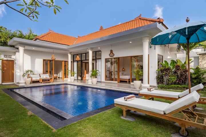 Spacious Garden Tropical Villa Near Cauggu Beach - Australia