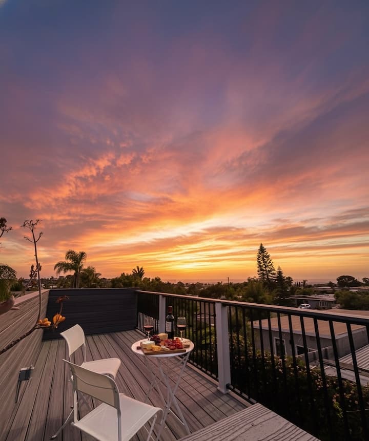Quiet Bungalow W/ Ocean View Roof Deck - Encinitas, CA