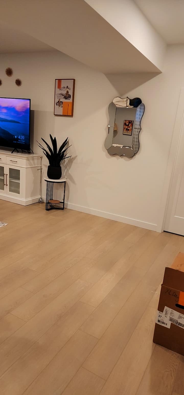Newly Built, Spacious N Cozy 2-br In West St. Paul - Winnipeg