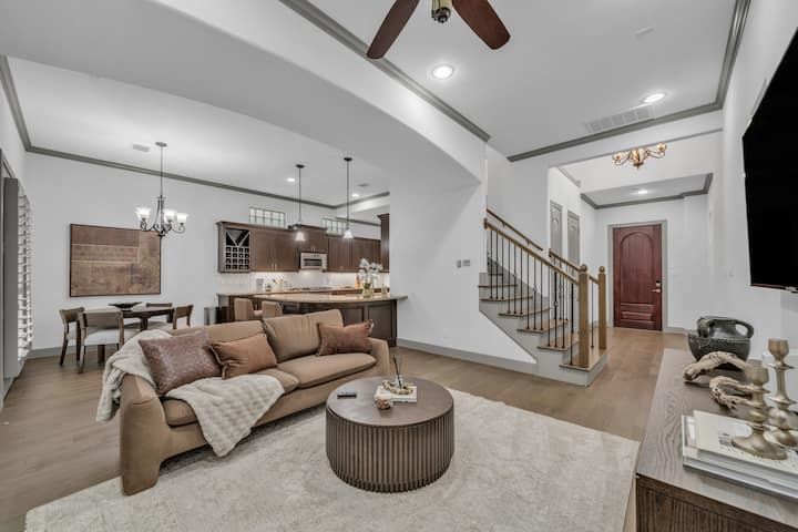 The Dovi Collection | Gated Luxury Haven & Pool - The Woodlands, TX