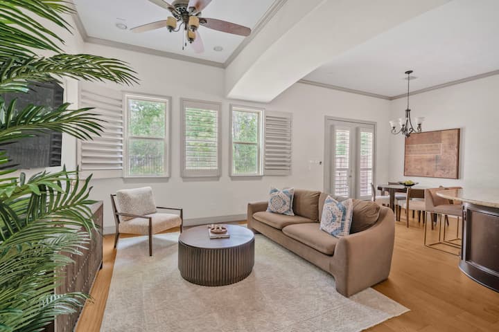 Gated Luxury Haven W/ Pool | The Woodlands, Tx - The Woodlands, TX