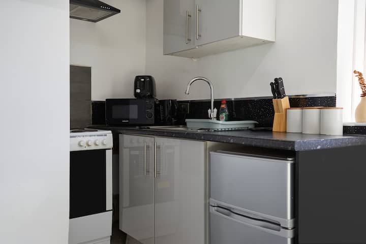 Bv Special ! Bedroom Apt Special On Long Term Disc - Huddersfield