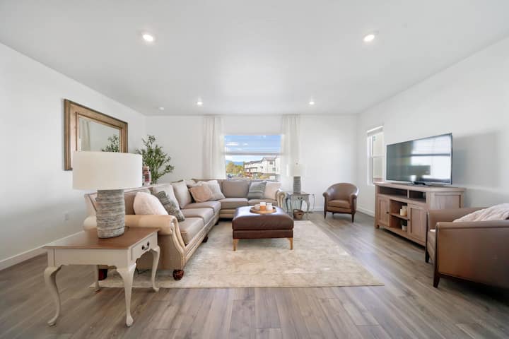 Modern 4-bd Townhome In The Heart Of American Fork - Lehi