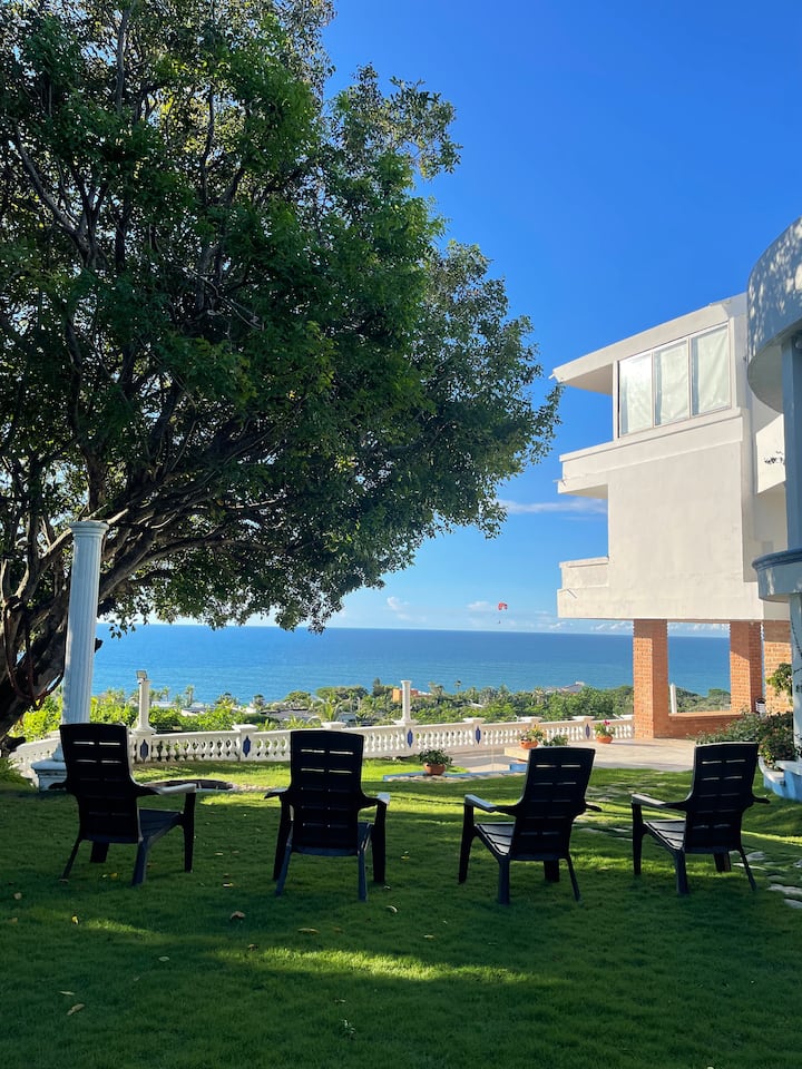 Coastal Getaway With Pool, Gardens & Sea Views - Puerto Colombia