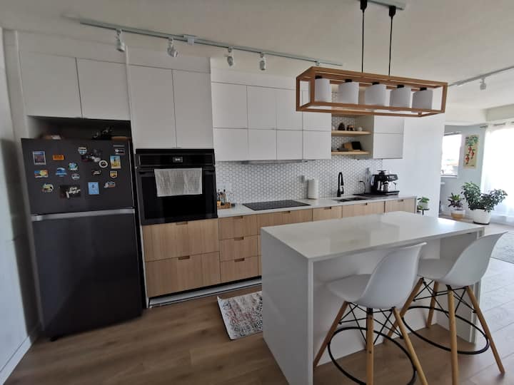 Short-term Furnished 2br Fraser–mount Pleasant - Vancouver