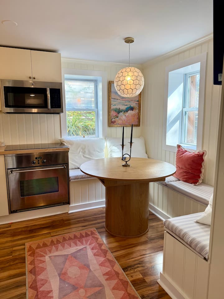 Downtown Garden Apt | Walk To Uva & Downtown Mall - Charlottesville, VA