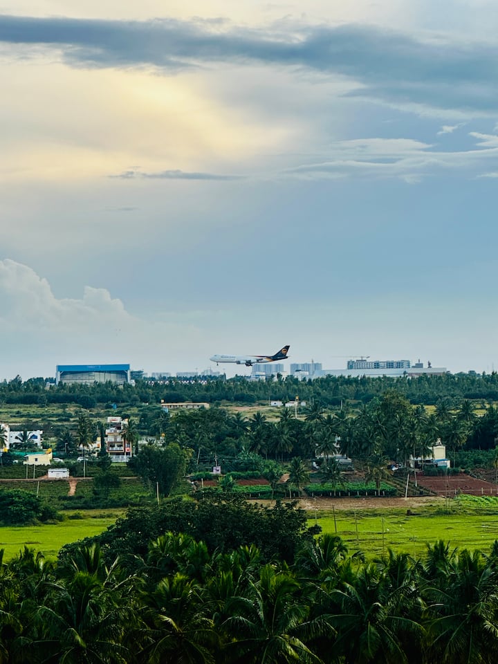Airport View• Luxury 2bhk• Couple Friendly - Kempegowda Airport Bengaluru (BLR)